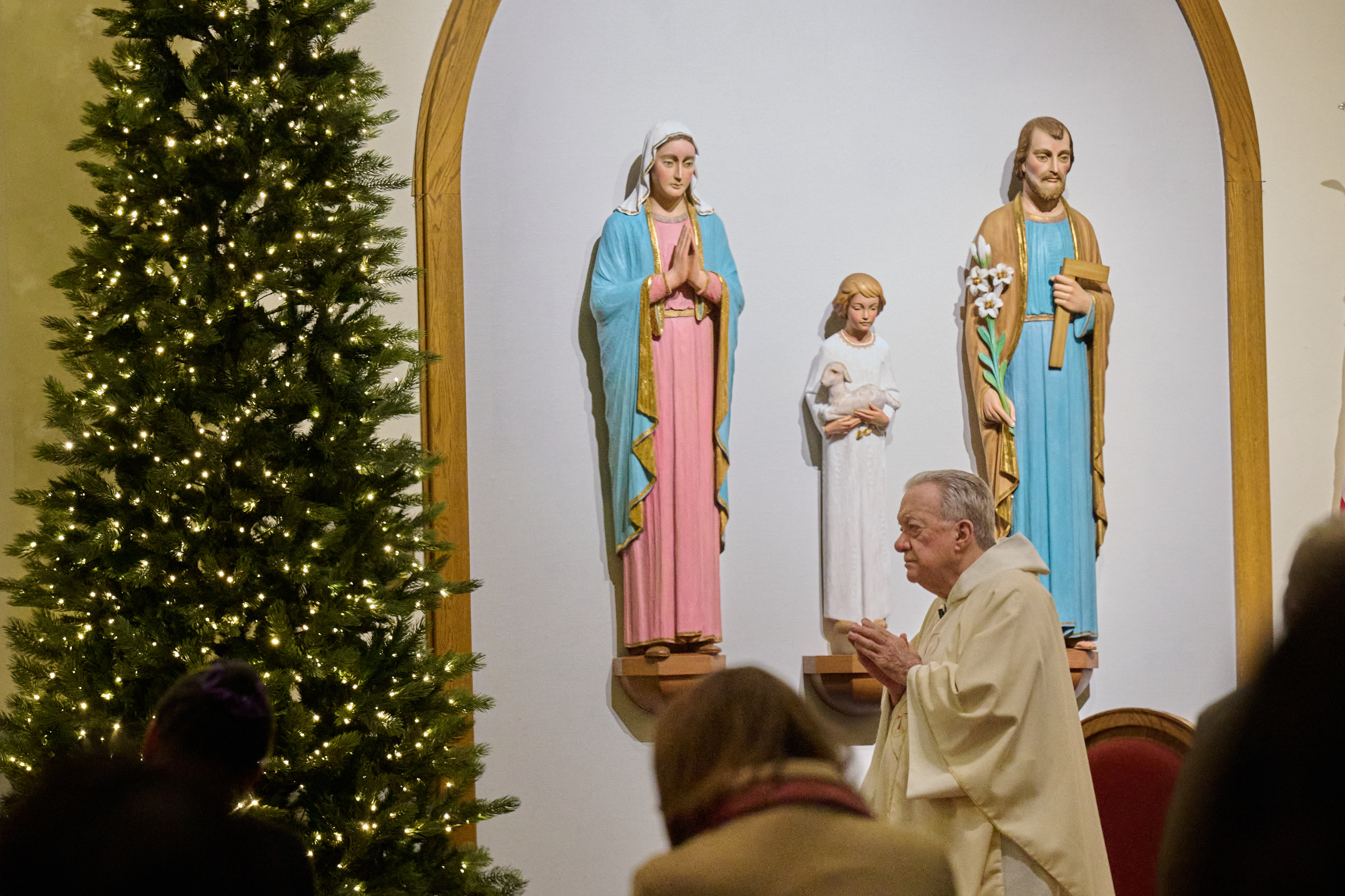 Diocese's faithful usher in Christmas 2025